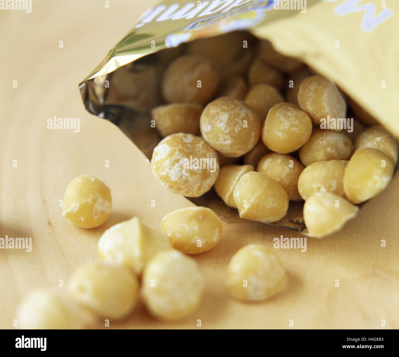 Australian hazelnuts hi-res stock photography and images - Alamy