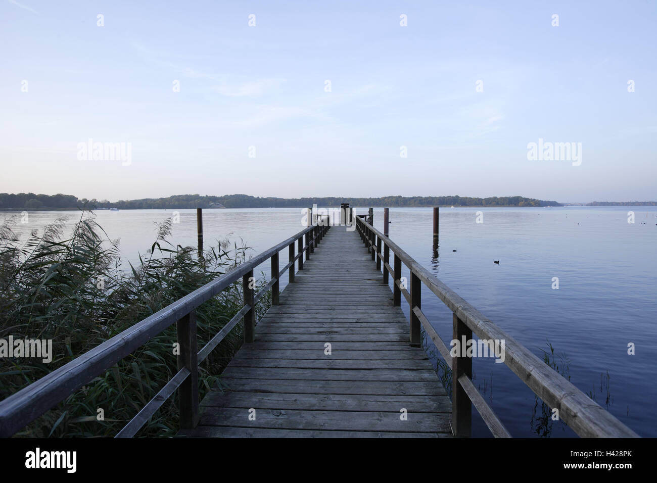 Shore pier hi-res stock photography and images - Alamy
