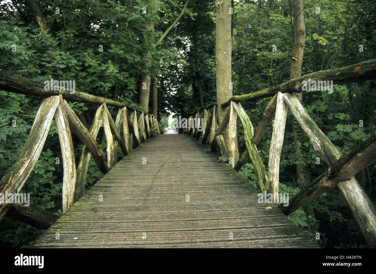 Rotten bridge hi-res stock photography and images - Alamy