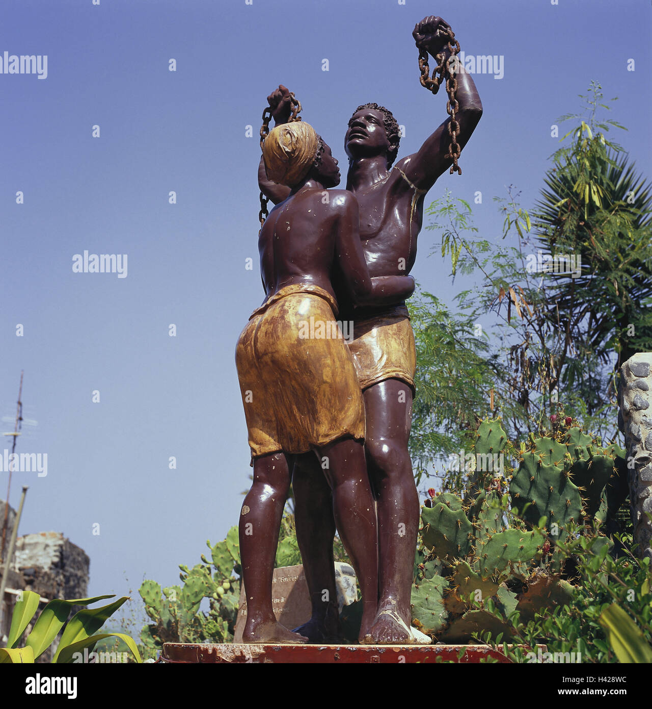 Slavery freedom monument senegal hi-res stock photography and images ...