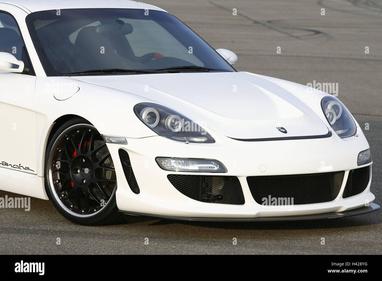Porsche front view hi-res stock photography and images - Alamy