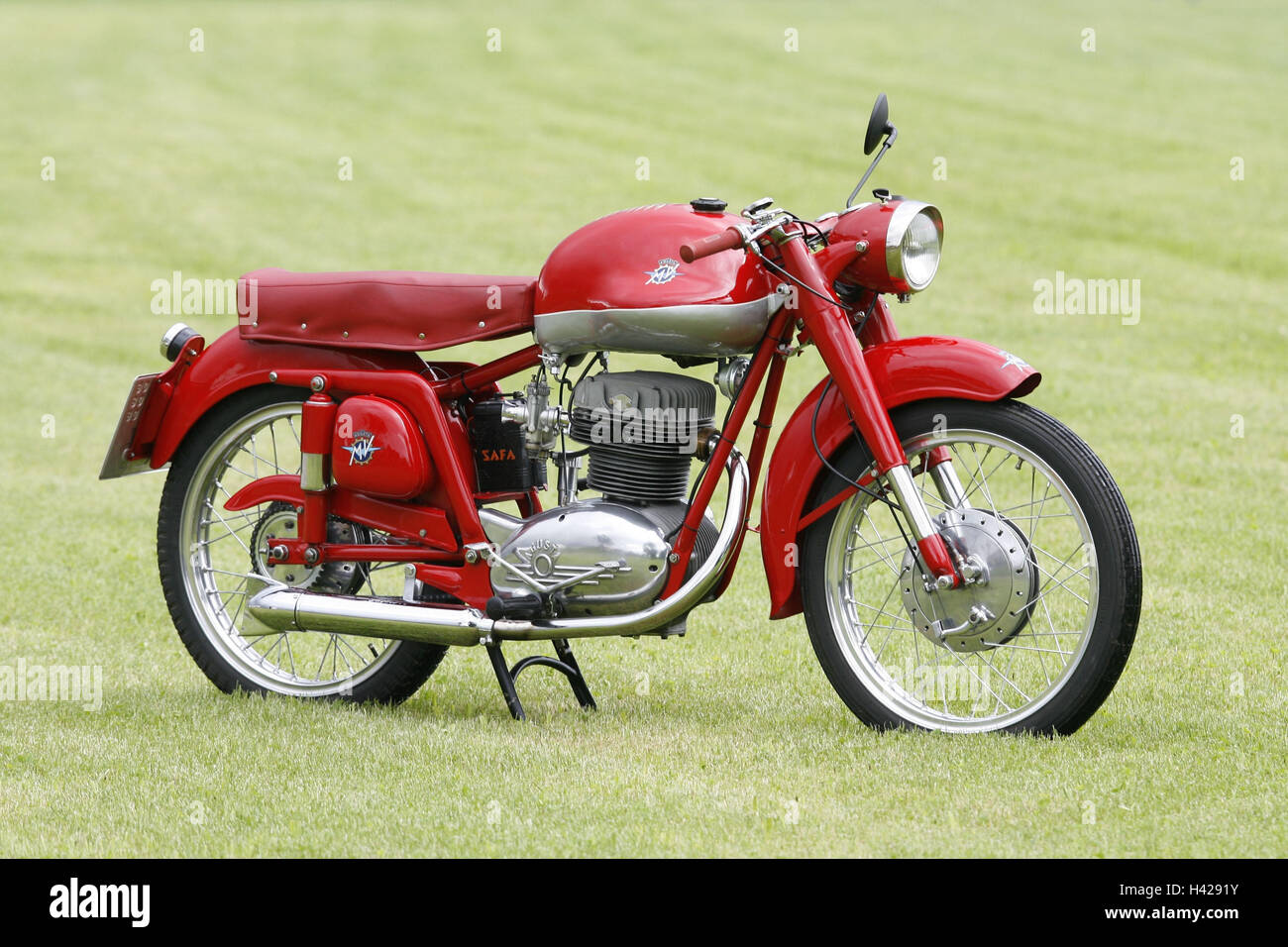 Classic racing motorcycle hi-res stock photography and images - Alamy