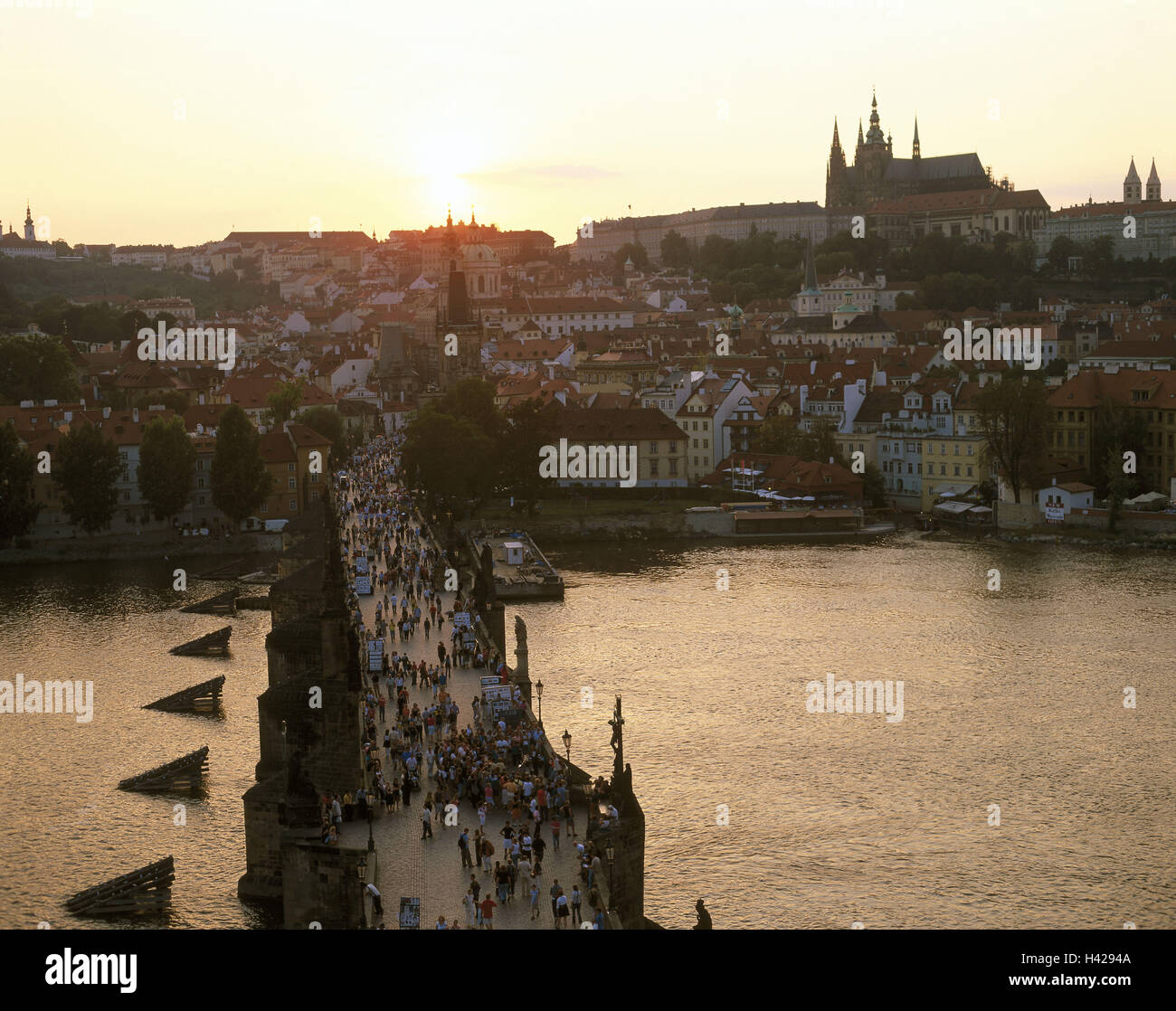 Czech Republic, middle Bohemian, Prague, town view, Karl's bridge ...