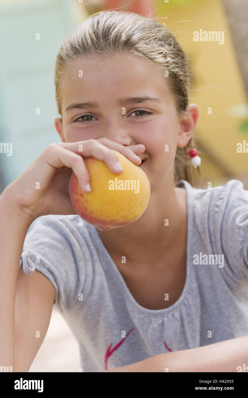 Girls, happy, peach, portrait Stock Photo - Alamy