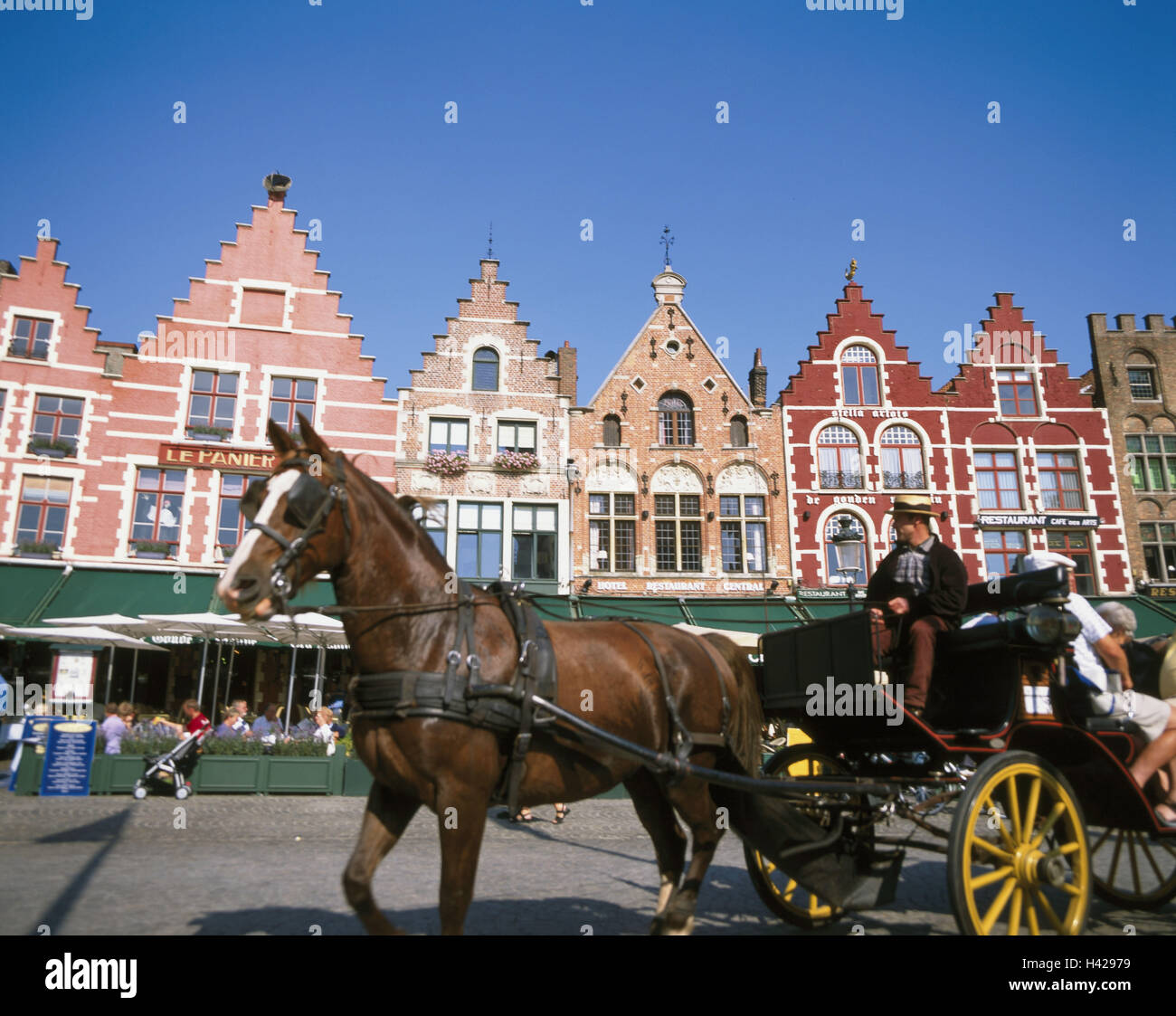 Belgium, to Westflandern, Brugge, marketplace, gabled houses, horse's ...