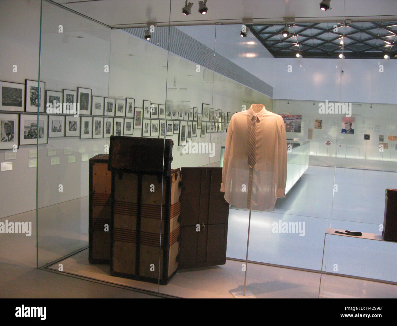 Germany, Berlin, Paris space, Kennedy's museum, showroom, shirt ...