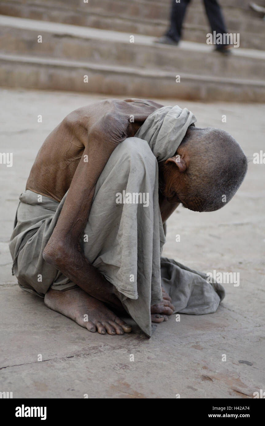 Barefoot homeless man hi-res stock photography and images - Alamy