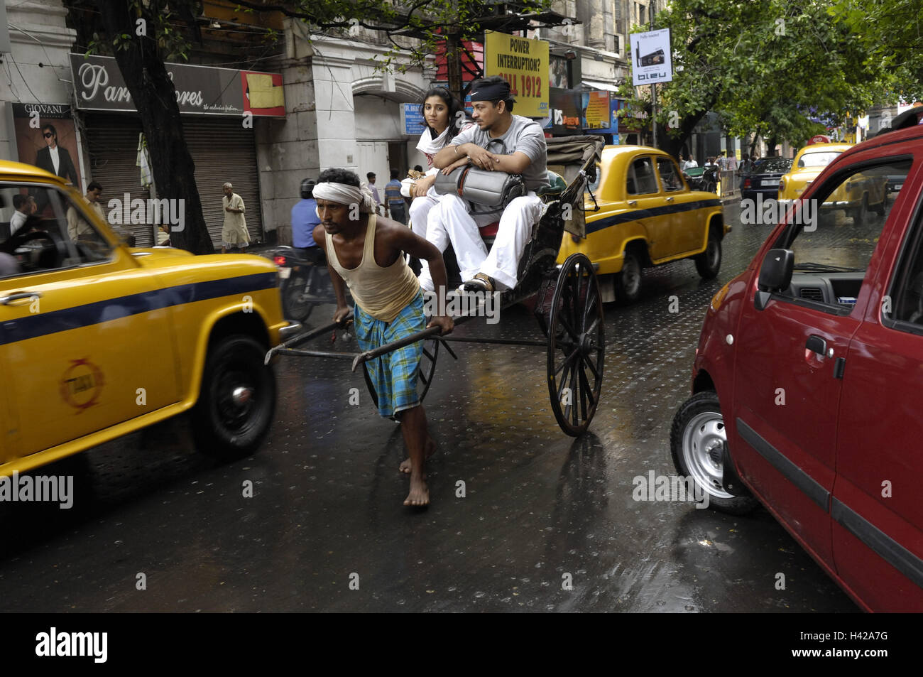 Street scene calcutta hi-res stock photography and images - Alamy