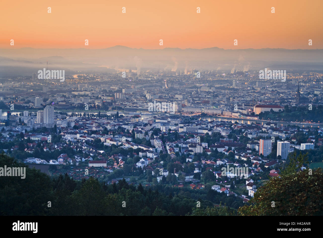 Austria, Upper Austria, Linz, overview, mountain Pöstling, evening ...