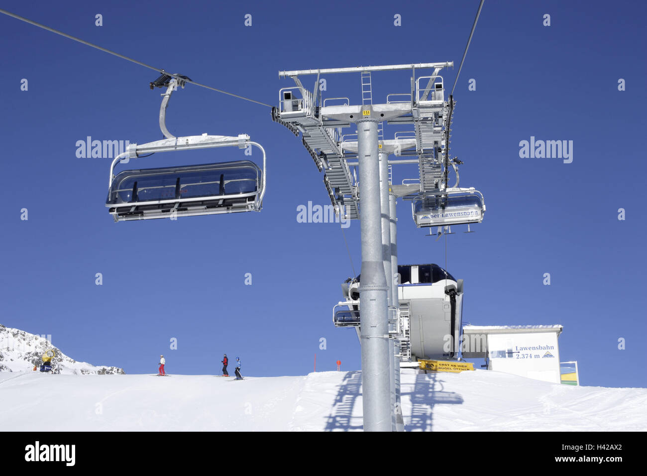 Austria, Tyrol, skiing area, mountain railway, armchair lift, skier, no ...