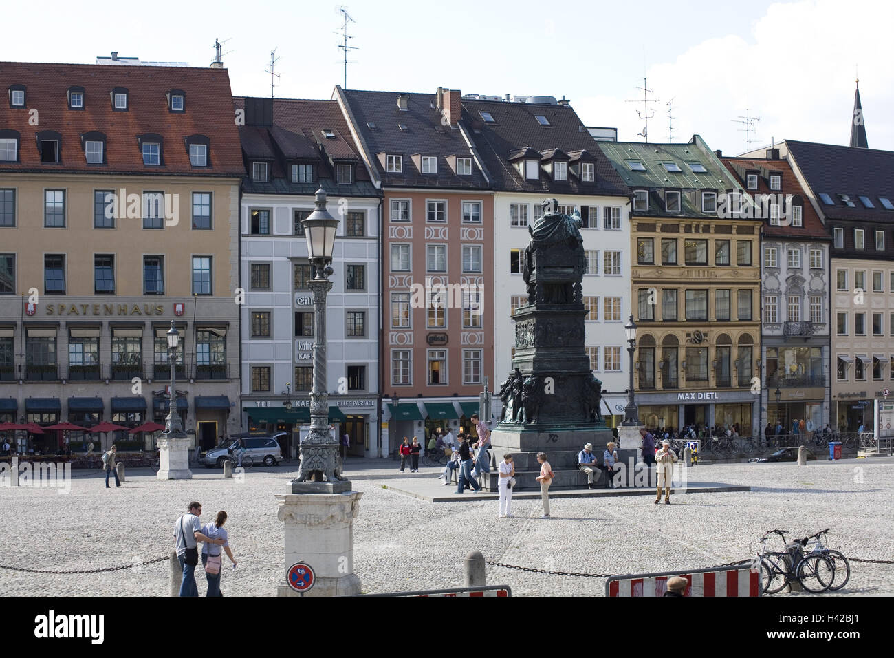 Max's Joseph space, terrace, monument, passer-by, Munich, Bavaria ...