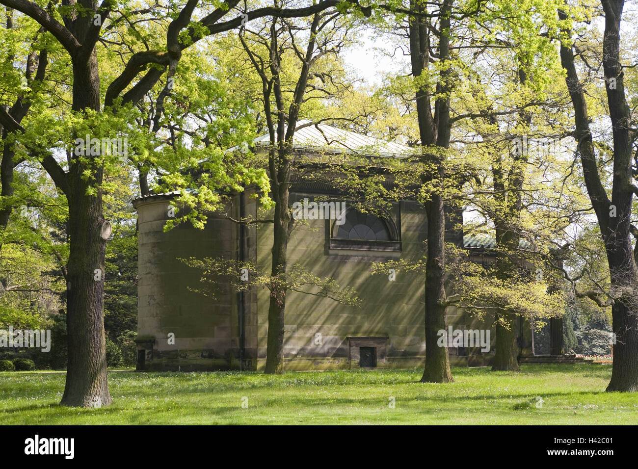 Spring building architecture hi-res stock photography and images - Alamy