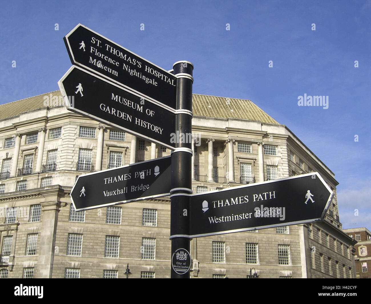 London street dweller hi-res stock photography and images - Alamy