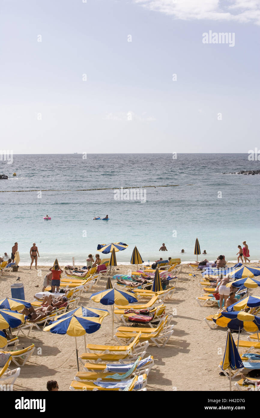 Spain, Gran Canaria, sandy beach, sun beds, tourists, sea, Canaries ...