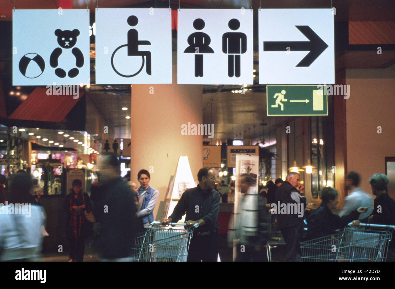 Department store, customer, information boards, tips, shopping centres ... Department store, customer, information boards, tips, shopping centres ...