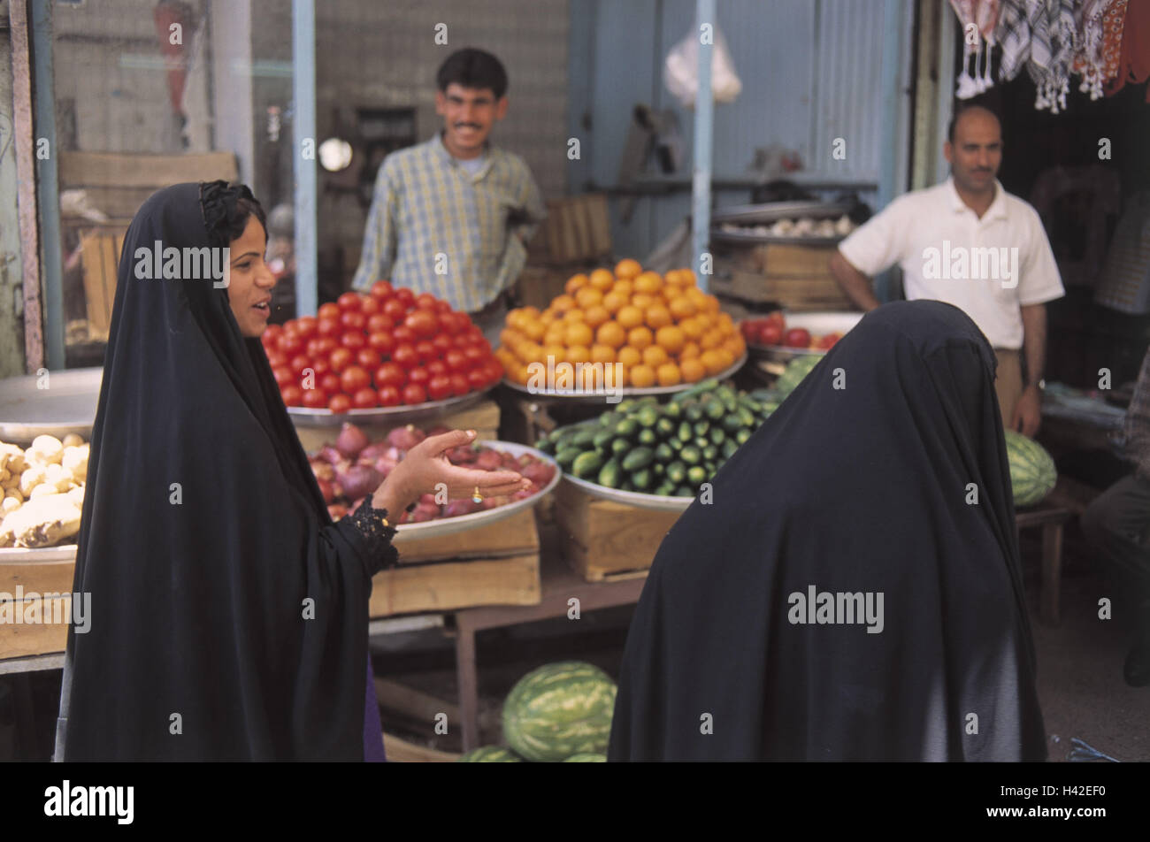 Iranian fruit seller hi-res stock photography and images - Alamy