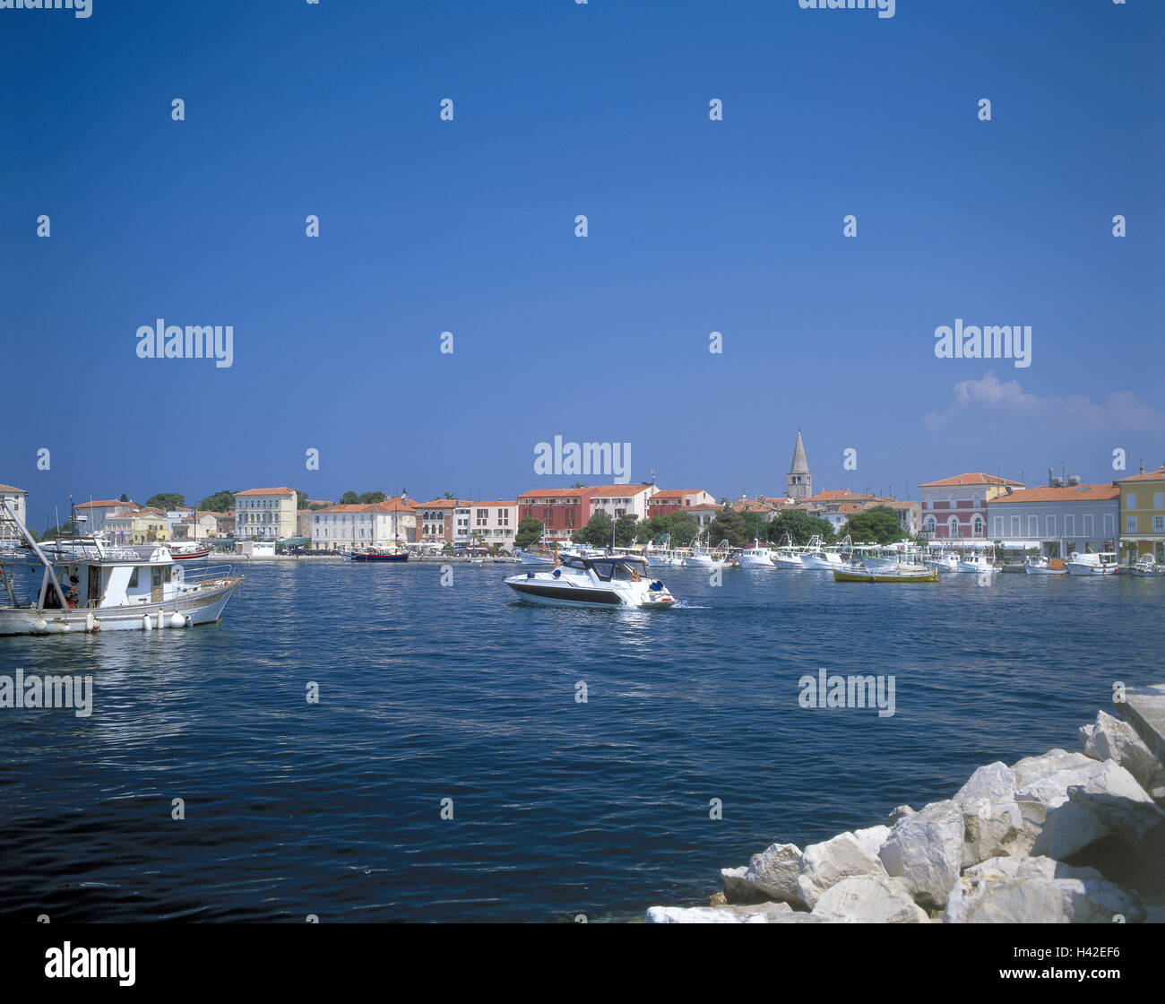 Croatia, Istria, Porec, town view, harbour, excursion boats, fishing ...