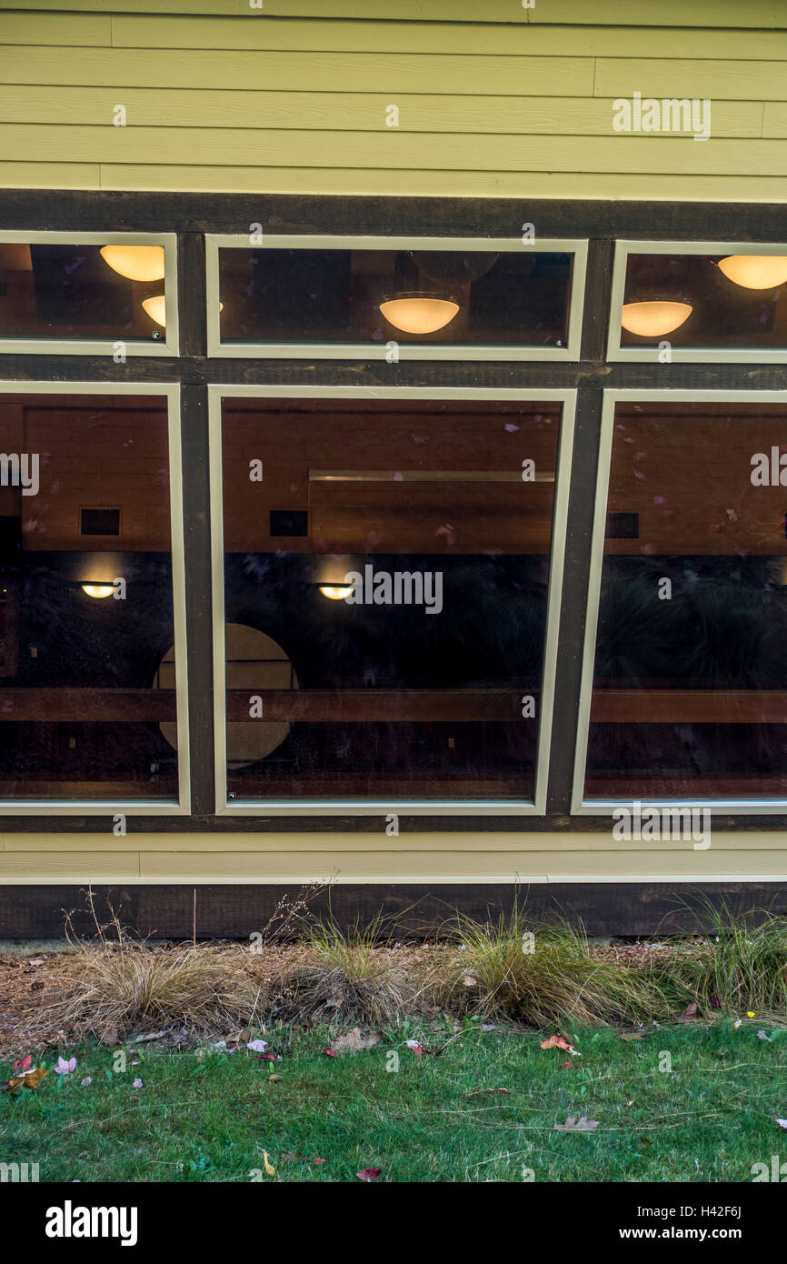 Tinted windows hi-res stock photography and images - Alamy