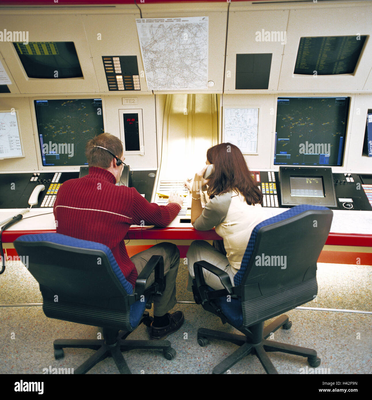 Airport, controlling tower, air traffic controller, call up ...