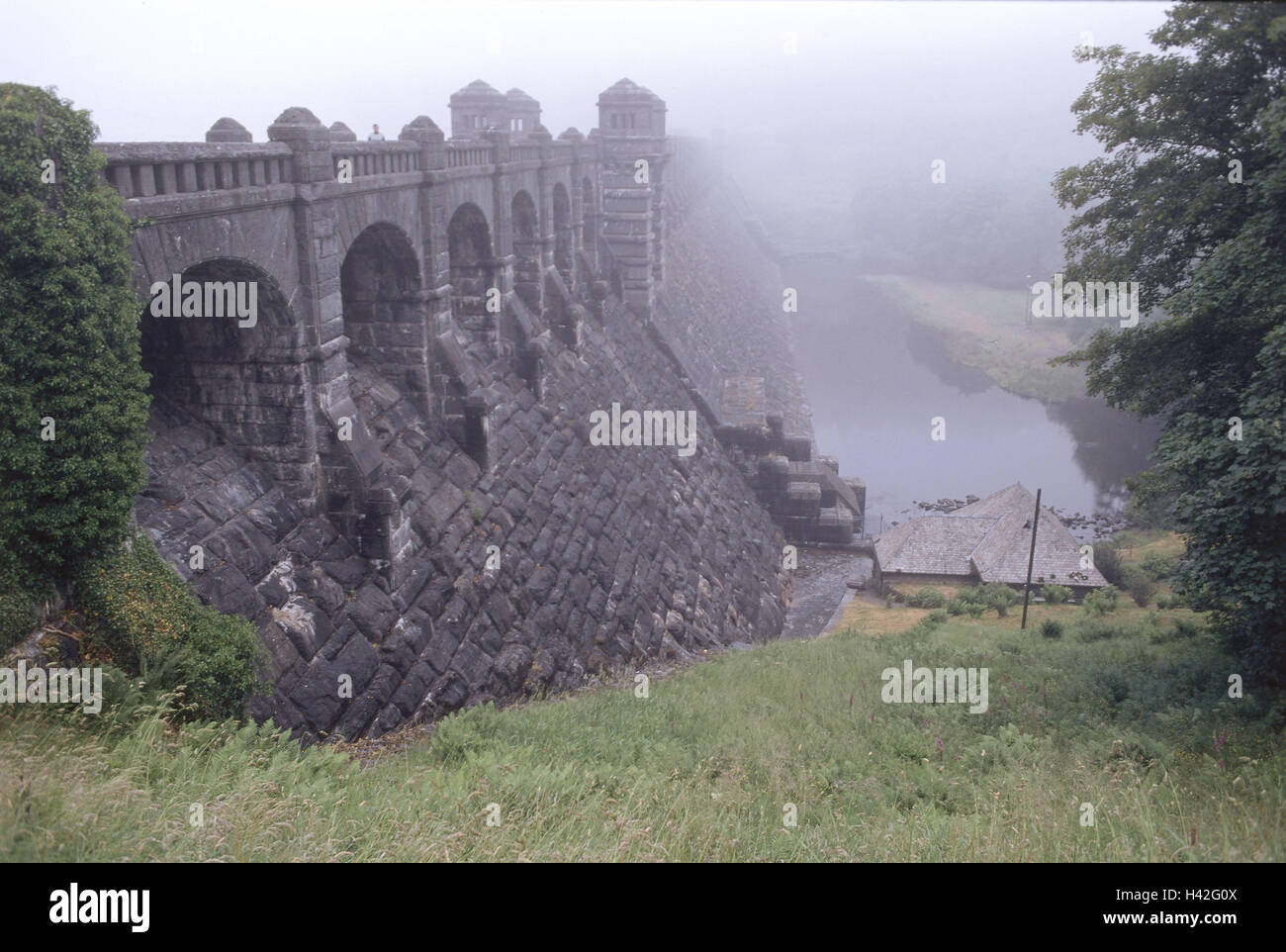 Great Britain, Wales, brine Vyrnwy, traffic jam defensive wall, detail ...