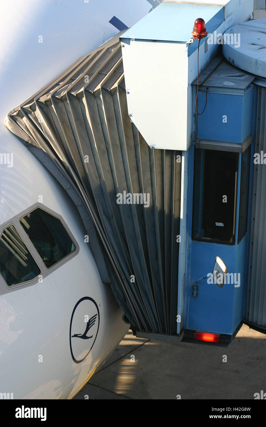 Airplane gangway jet hi-res stock photography and images - Alamy