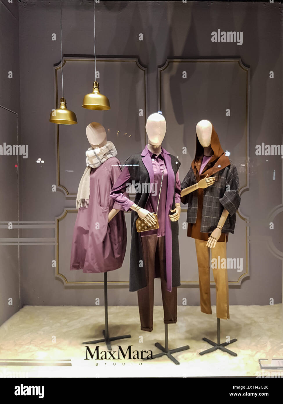 Max mara fashion brand hi-res stock photography and images - Alamy