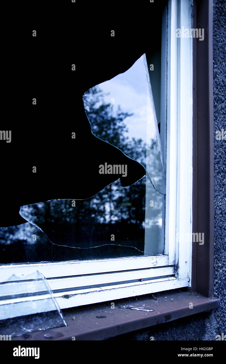 Window broken hi-res stock photography and images - Alamy