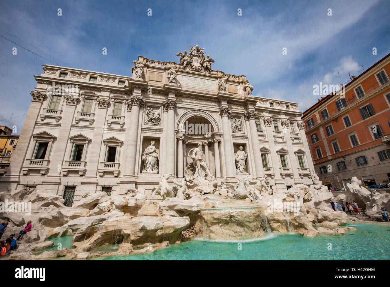 Tourists visiting the Trevi Fountain Stock Photo - Alamy