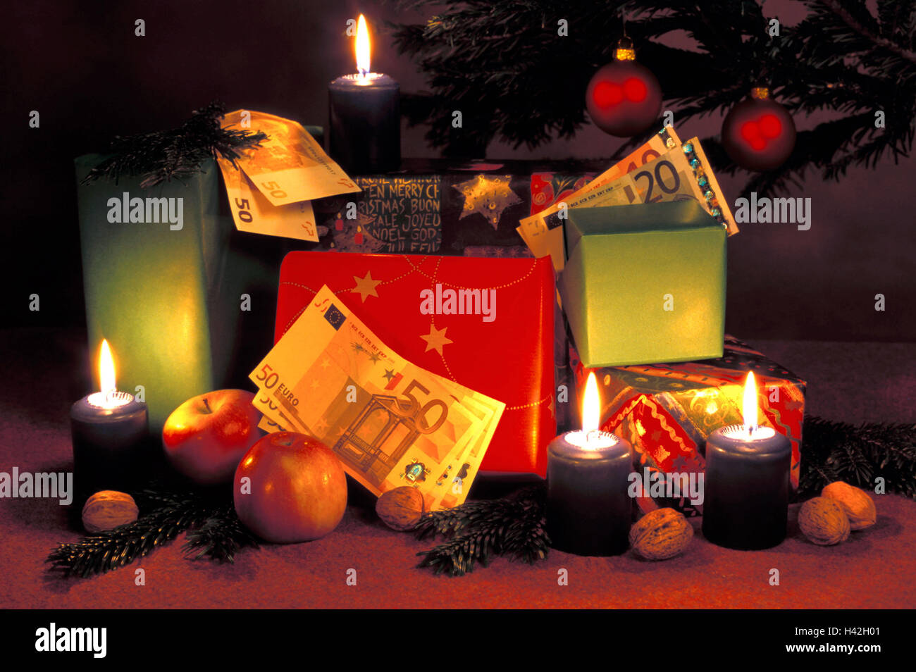 Christmas, distribution presents, Christmas tree, presents, packages ...