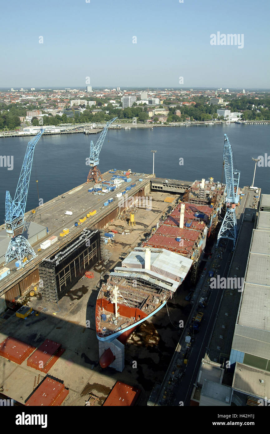 Germany, Schleswig - Holstein, Kiel, Howaldtswerke-Deutsche Werft AG ...