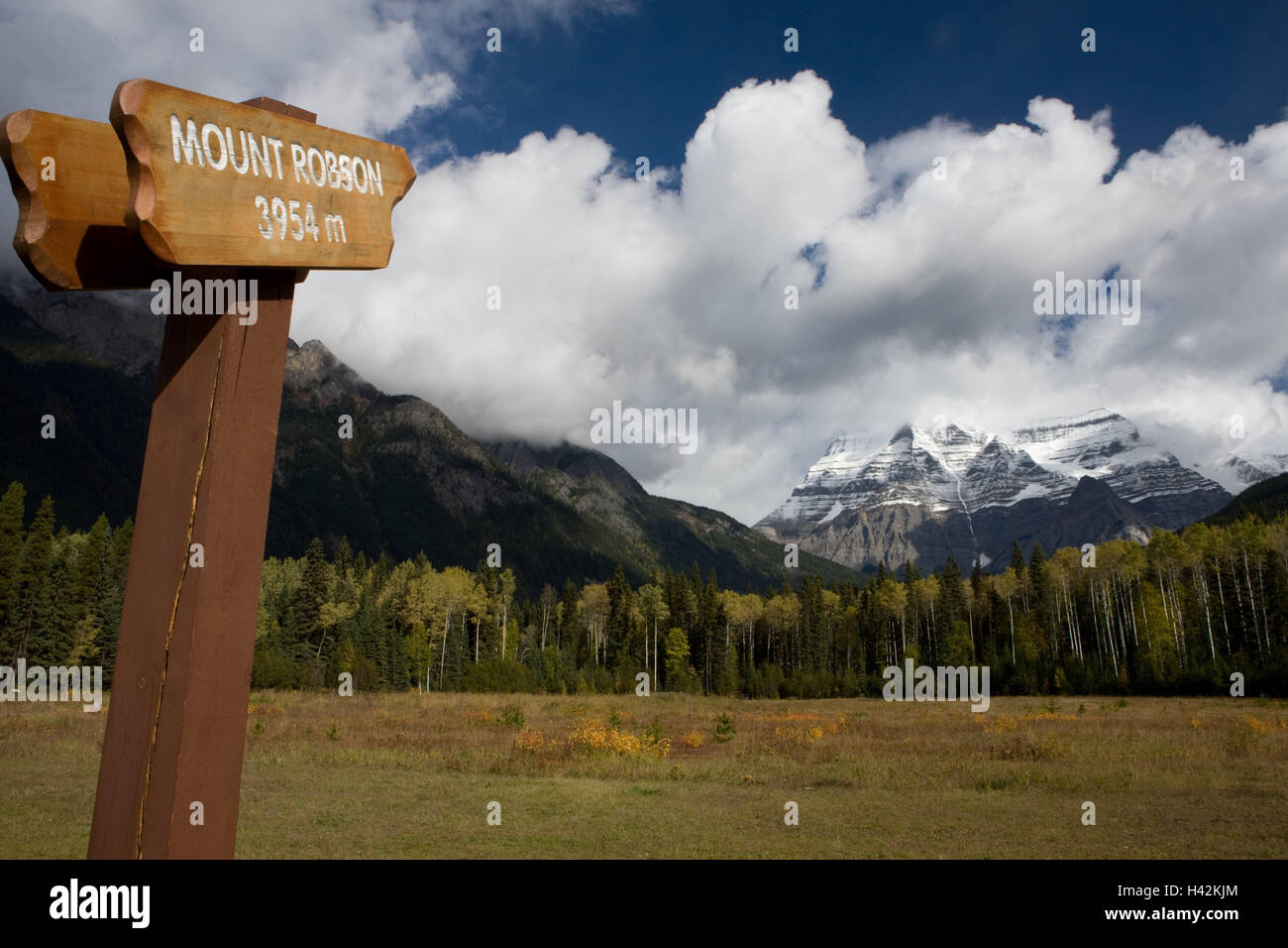 Mt robson sign hi-res stock photography and images - Alamy