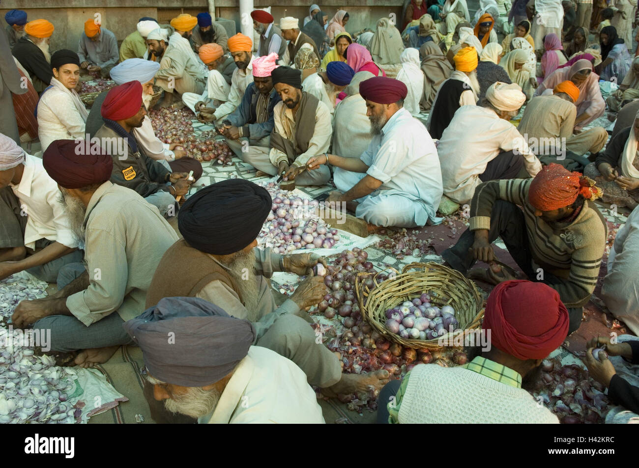 Golden temple food hi-res stock photography and images - Alamy