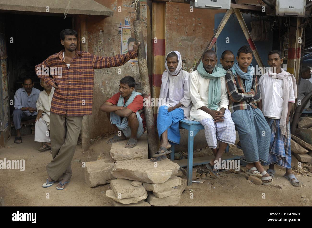 Group of men india hi-res stock photography and images - Alamy