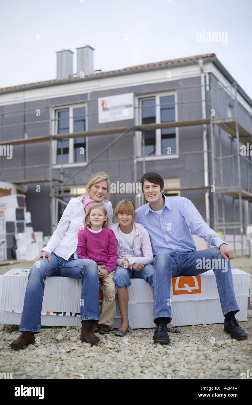 Family, young, single-family dwelling, new building, scaffolding ...
