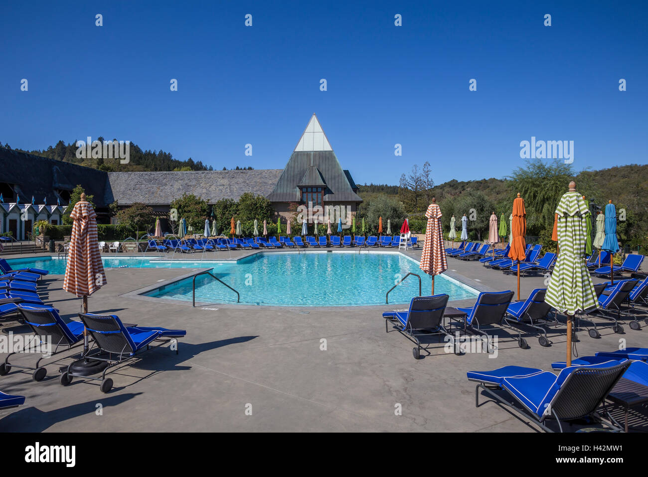 freshwater swimming pool, outdoor swimming pool, swimming pool, Francis ...