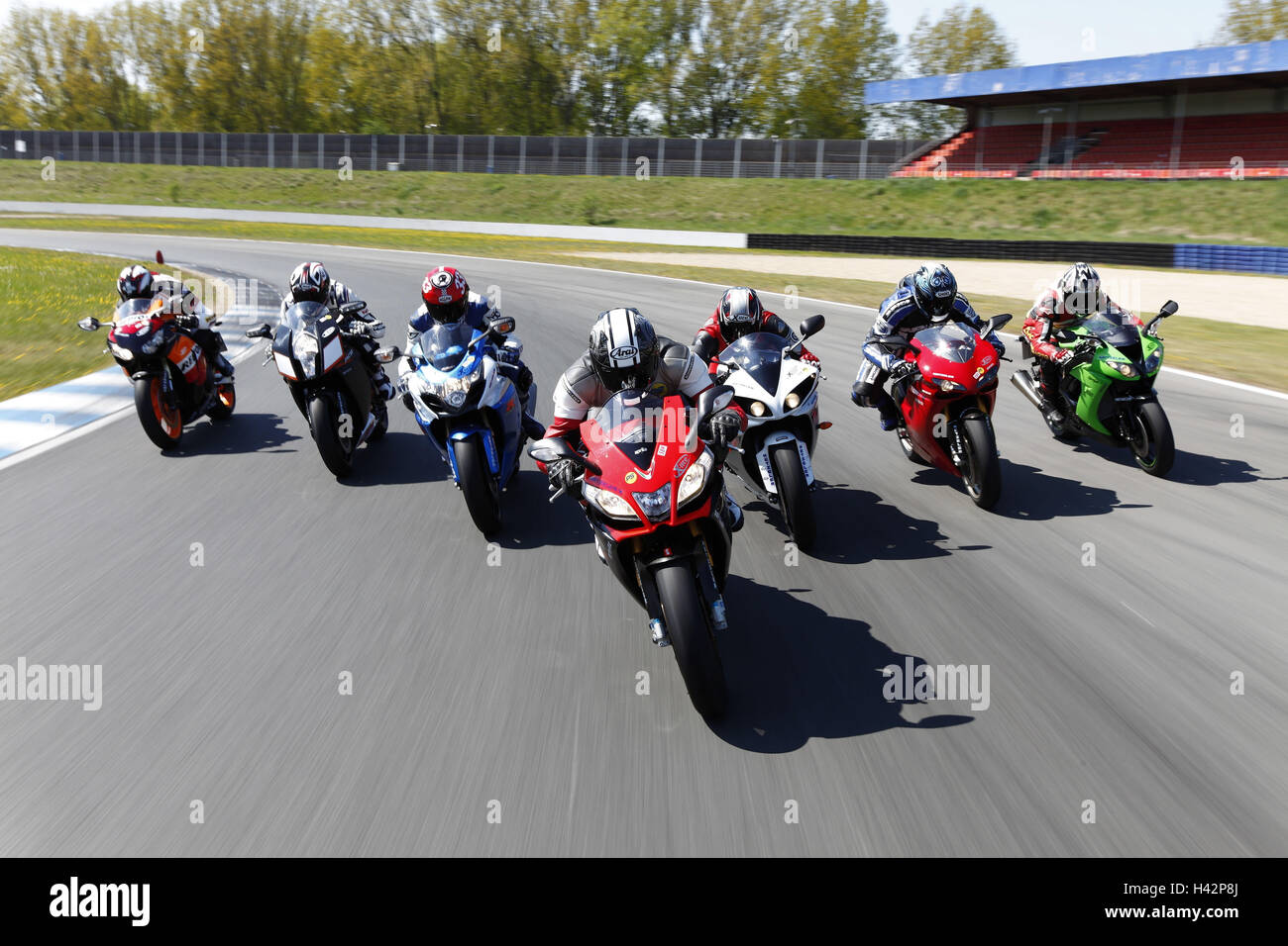 Race track hi-res stock photography and images - Alamy