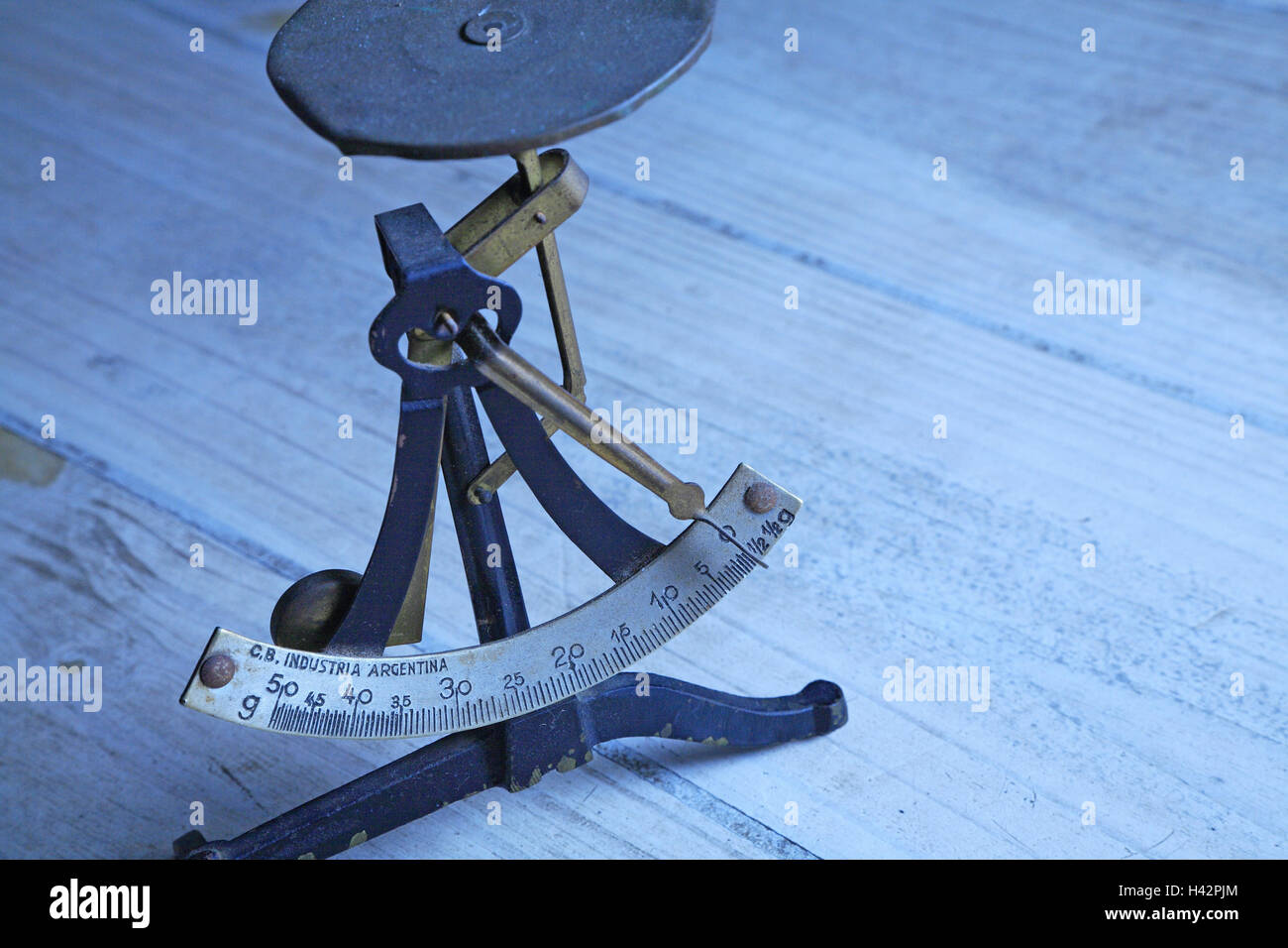 Letter scale hi-res stock photography and images - Alamy