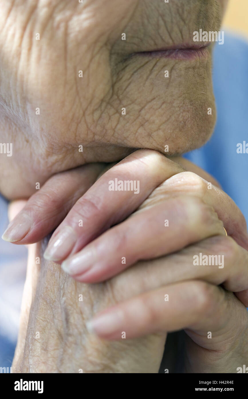 Close up woman hands folds hi-res stock photography and images - Alamy
