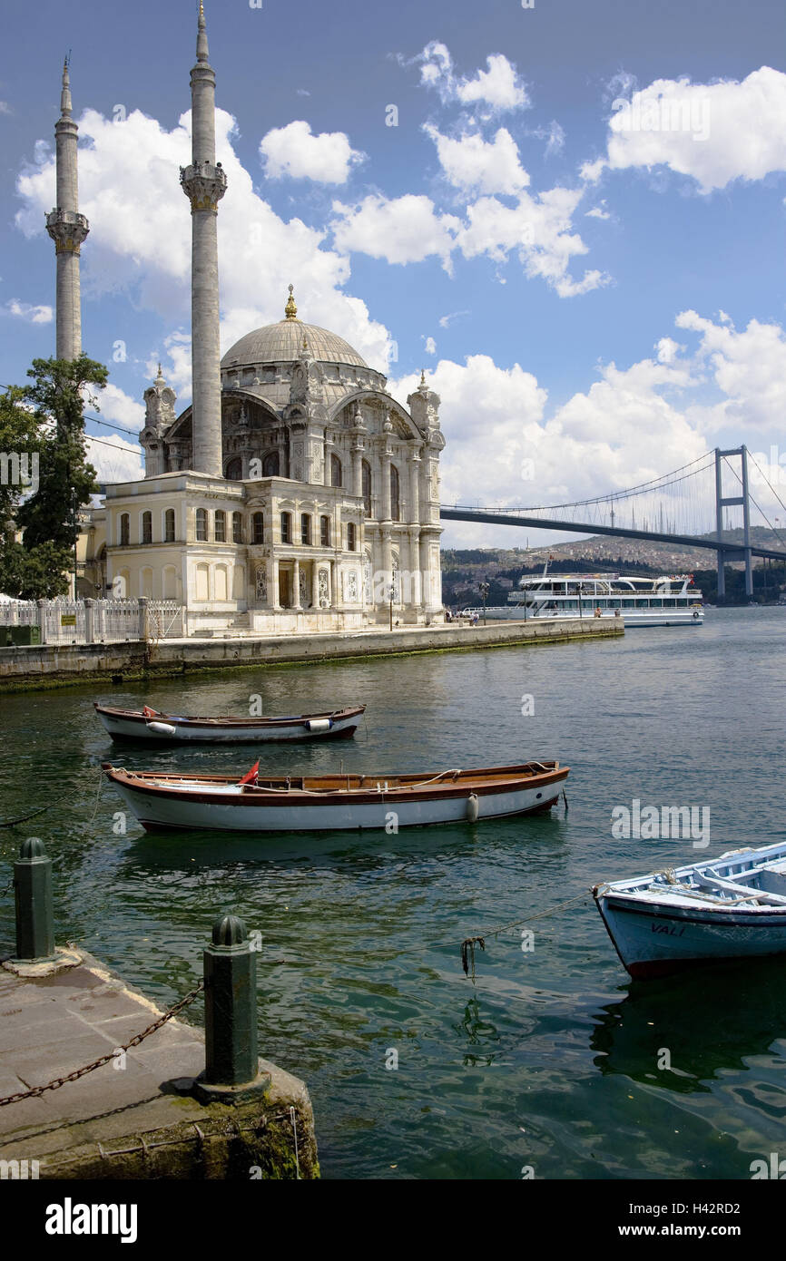 Turkey, Istanbul, part town Besiktas, Ortaköy, Ortaköy mosque, the ...