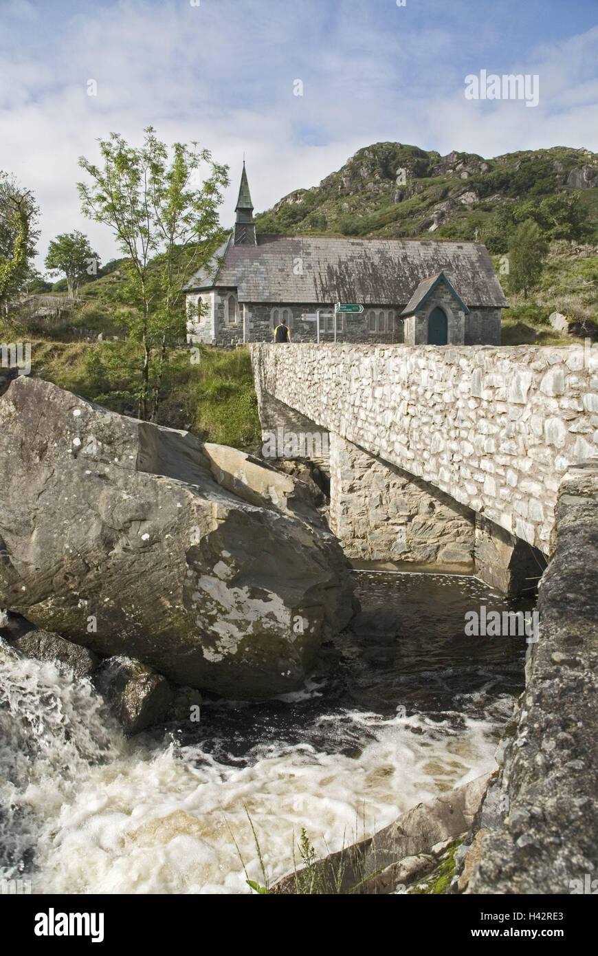 Ireland, Munster, Kerry, Kenmare, Kenmare, River, bridge, church, river ...