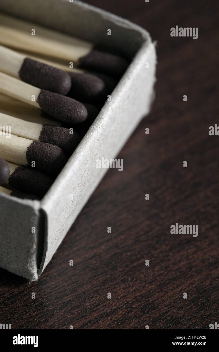 Matches box hi-res stock photography and images - Alamy