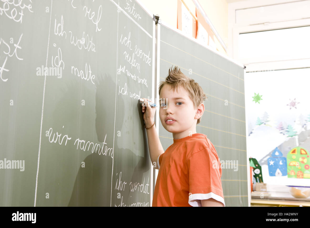 Classrooms, schoolboys, notice board, write Stock Photo - Alamy