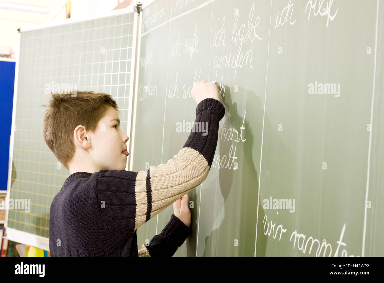 Classrooms, schoolboys, notice board, write Stock Photo - Alamy