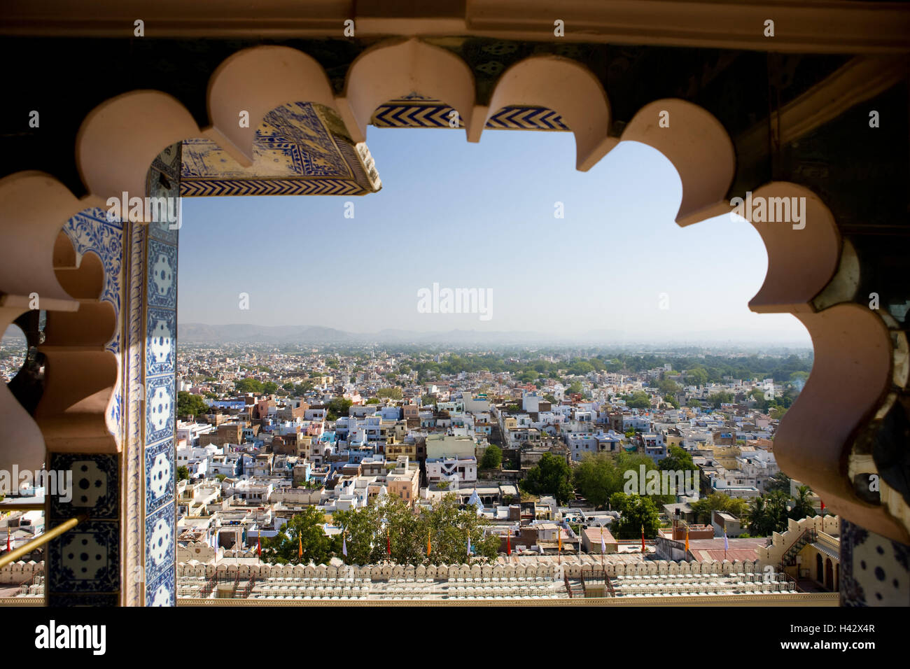 India, Rajasthan, Udaipur, town palace, window, view, town view Stock ...