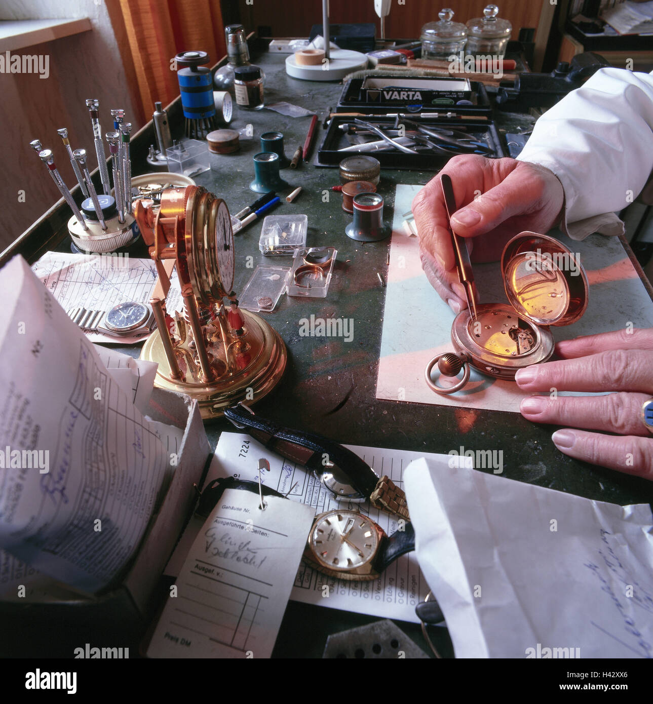 Uhrmacherei hi-res stock photography and images - Alamy