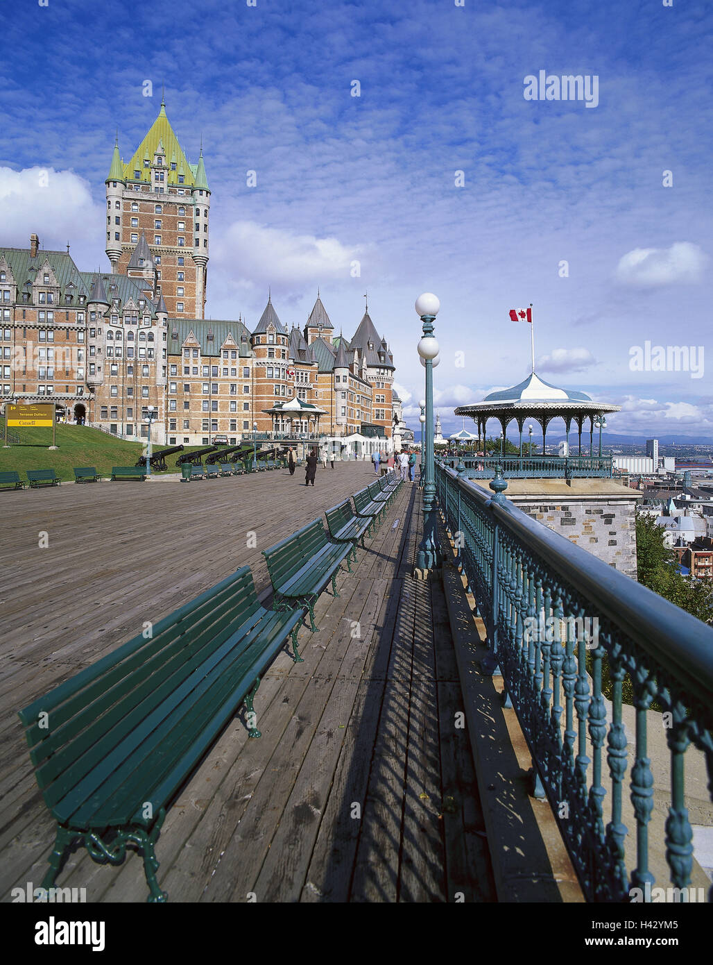 Promenade chateau frontenac hi-res stock photography and images - Alamy