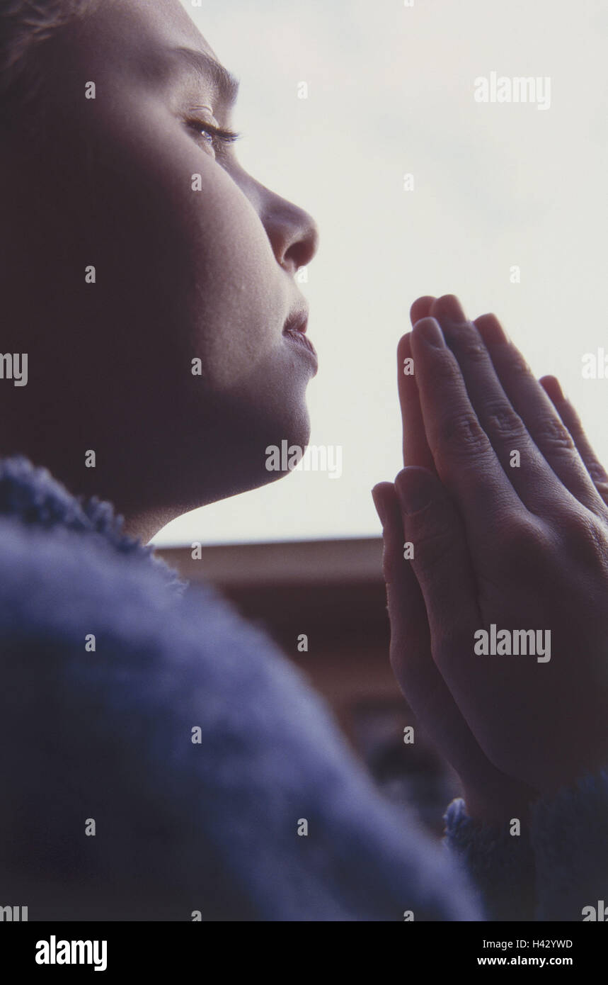 Girls, pray, seriously, side view, portrait, Ti5, child, 10 - 12 years ...