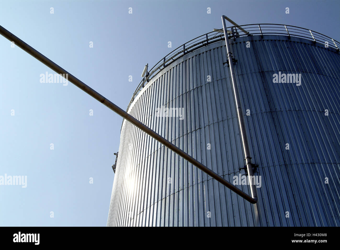 Refinery plant, warehouse tank, detail, from below, petroleum refinery ...