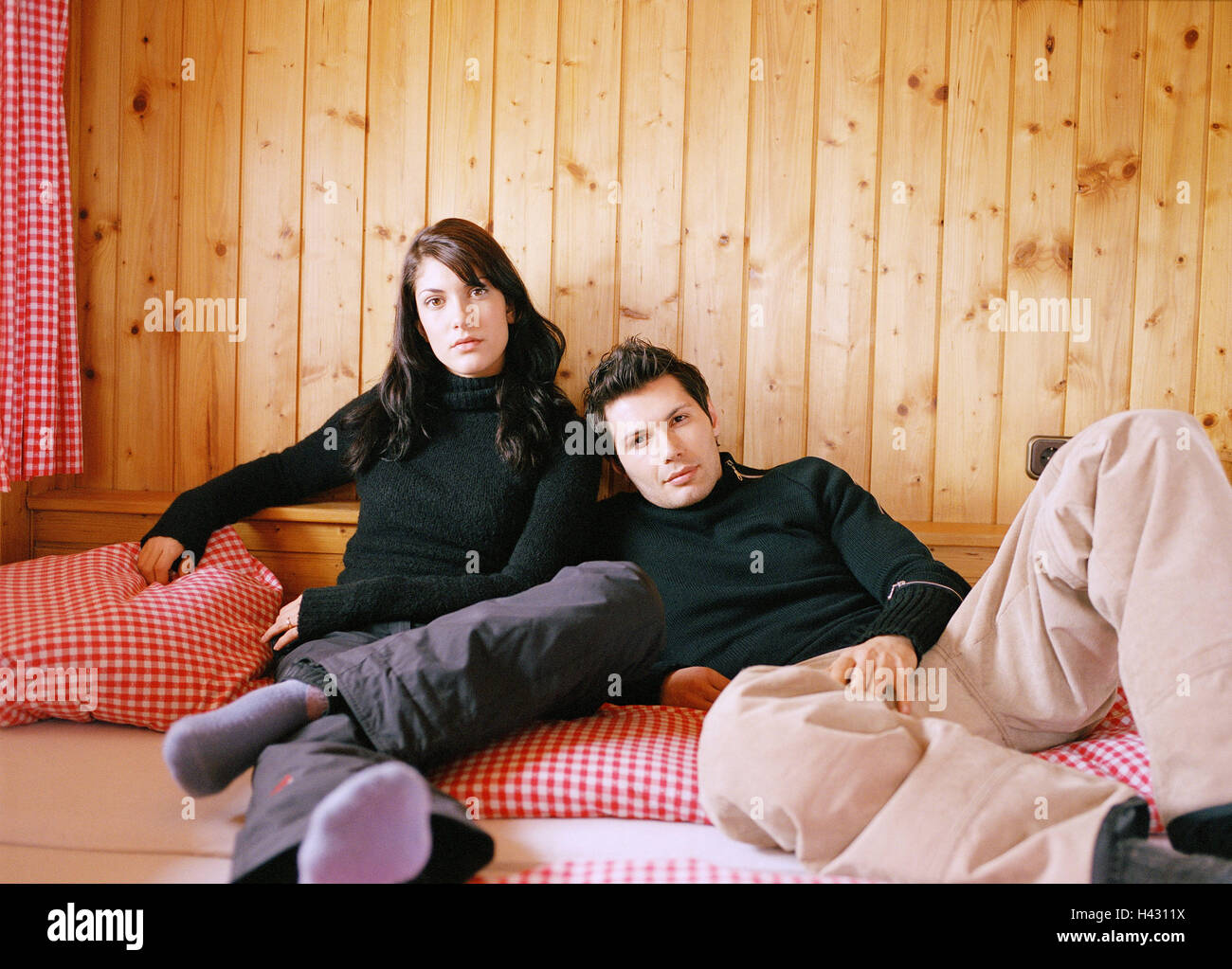 Ski hut, cubicle, bed, couple, young, take it easy, 20-30 years ...