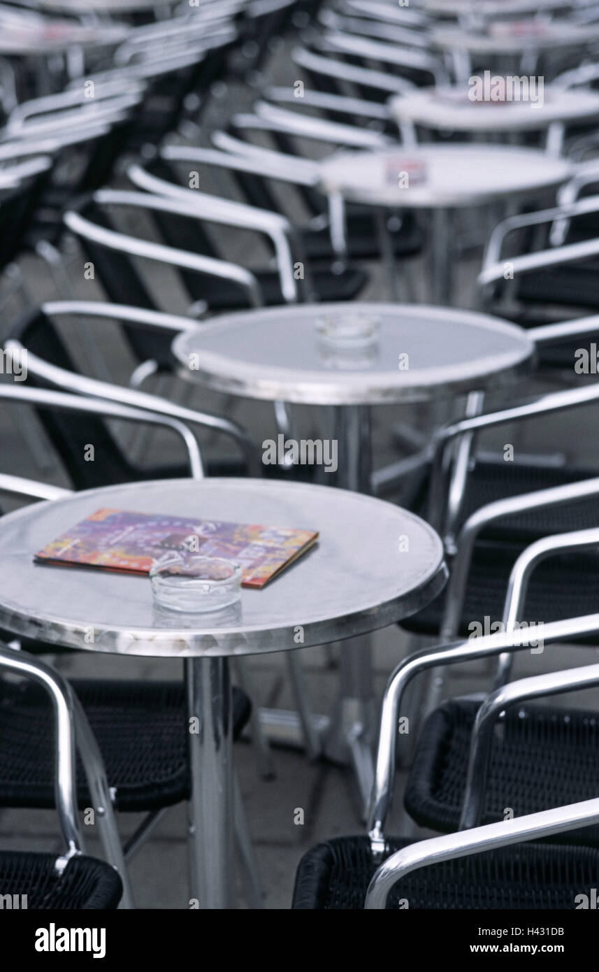 Card tables hi-res stock photography and images - Alamy